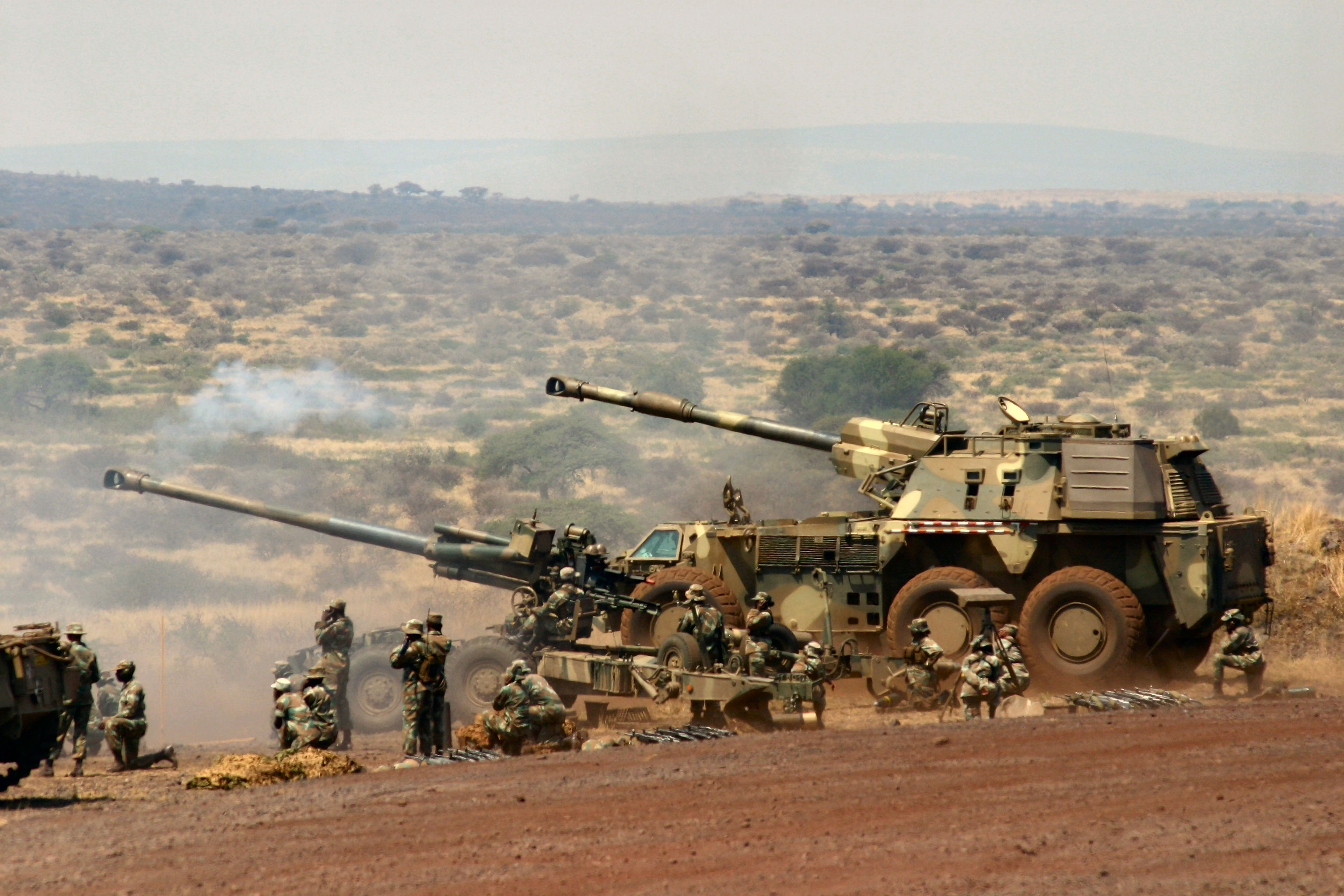 G6 Self Propelled Howitzer Photos Page 1 G6 Self Propelled Howitzer Photos Page 1